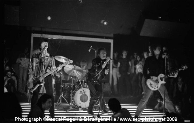 God Save The Sex Pistols - Chalet Du Lac. Exclusive Pictures. Page 1